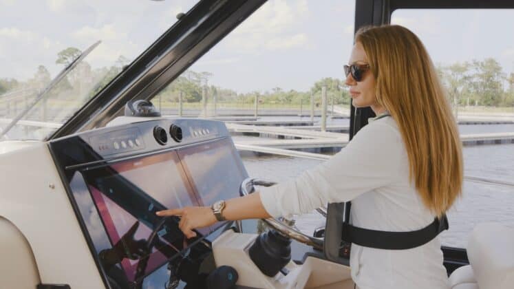 Brunswick advances autonomous docking with Simrad AutoCaptain - Marine ...